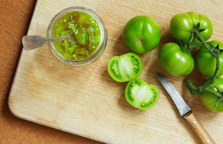 4 predlogi, kaj lahko naredite z zelenim paradižnikom, ki ni dozorel ...