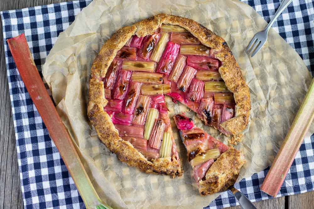 Zdravilna rabarbara je odlična v osvežilnem kompotu ali piti - Eko Dežela